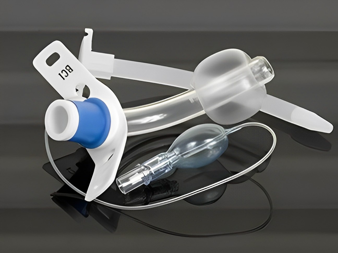 Cânula de Traqueostomia Com Balão 04,5 97660904 - BCI | CIRURGICA LUCENA